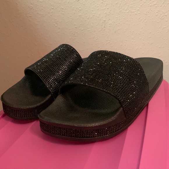 Shoes | Black Diamond Slides With Diamond Border Size Us 9 Eur 4 Uk 7 ...